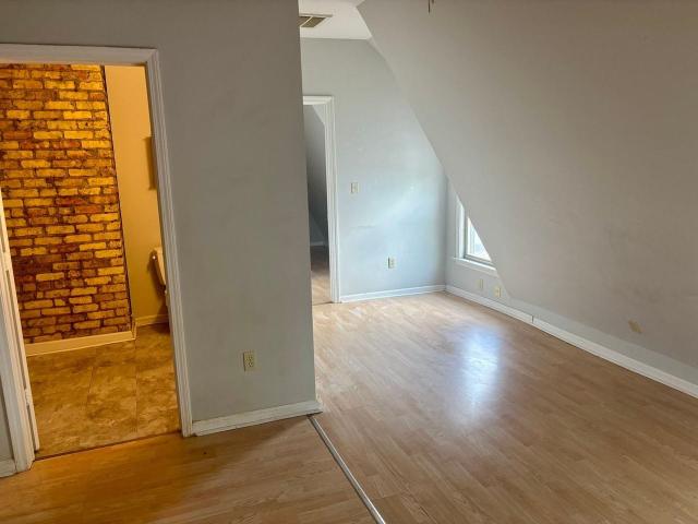 Lafayette Place 3 Bedroom Apartment for Rent at 1718 E Lafayette Pl, Milwaukee, WI 53202 Lower East Side
