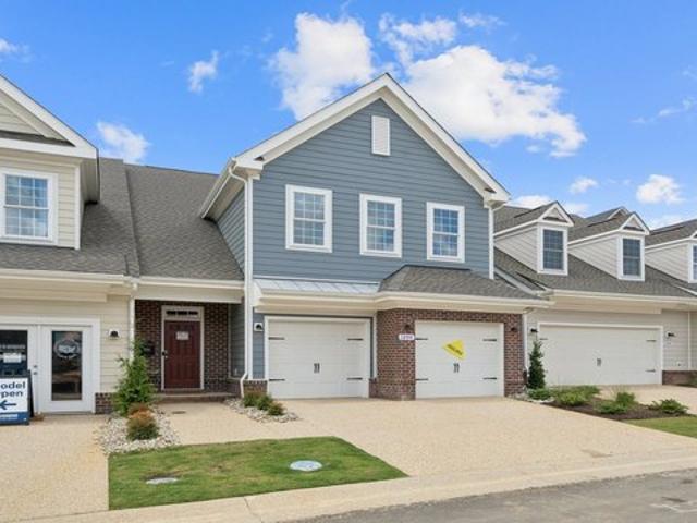 Lafayette Plan Country Club Villas Community