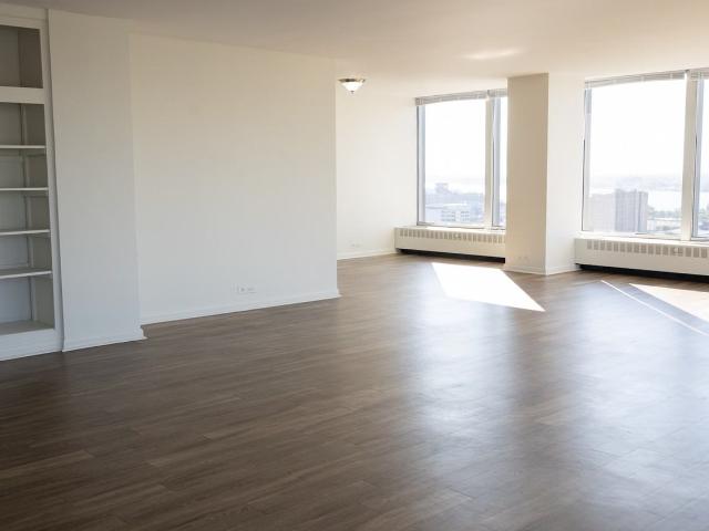Lafayette Towers 1 Bedroom Apartment for Rent at 1301 Orleans St, Detroit, MI 48207 Downtown Detroit