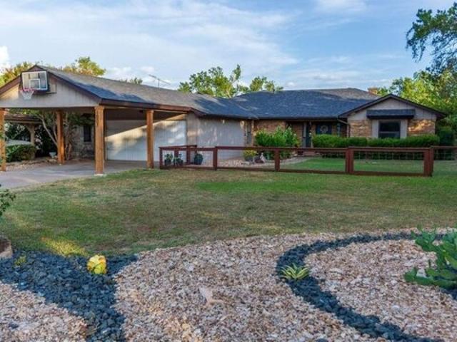 Laguna Vista Ct, Granbury, Home For Sale
