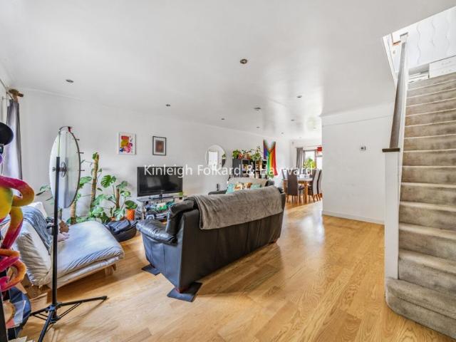 Lagado Mews, Surrey Quays, London, SE16