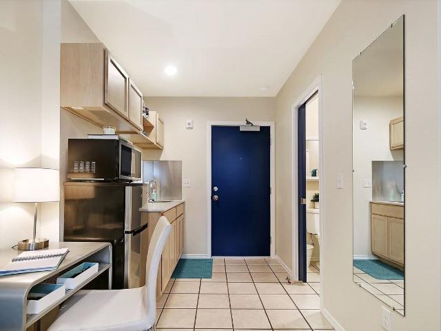 Lago aPodments Studio Apartment for Rent at 10610 Meridian Ave N, Seattle, WA 98133 North College Park
