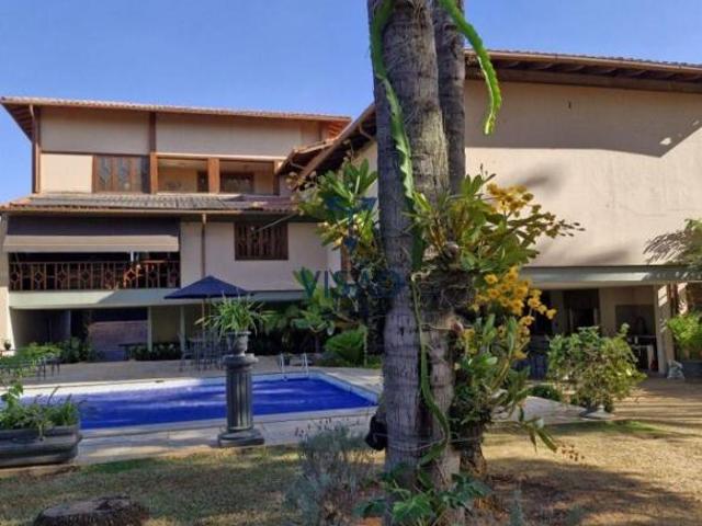 Lago Sul Ampla casa tipo sobrado com 2 pavimentos