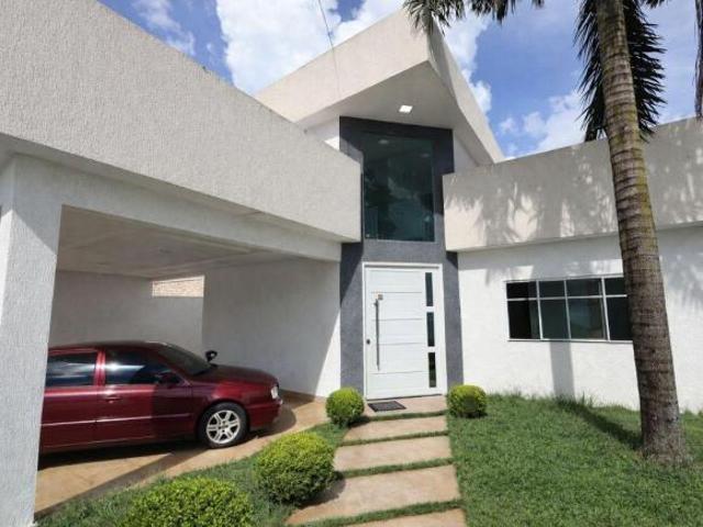 LAGO SUL COND.MINI CHÁCARAS 4 QUARTOS SENDO 3 SUÍTES PISCINA ESTUDA PERMUTA POR IMÓVEL MAIOR VALOR