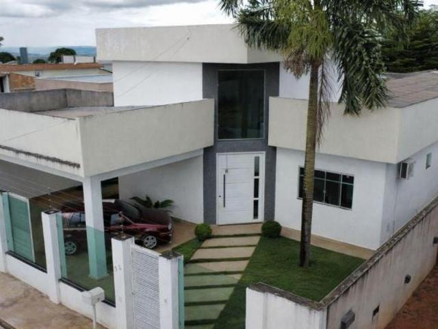 LAGO SUL COND.MINI CHÁCARAS 4 QUARTOS SENDO 3 SUÍTES PISCINA ESTUDA PERMUTA POR IMÓVEL MAIOR VALOR