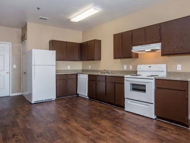 Lago Vista Apartments 3 Bedroom Apartment for Rent at 4243 W Commerce St, San Antonio, TX 78237 Prospect Hill