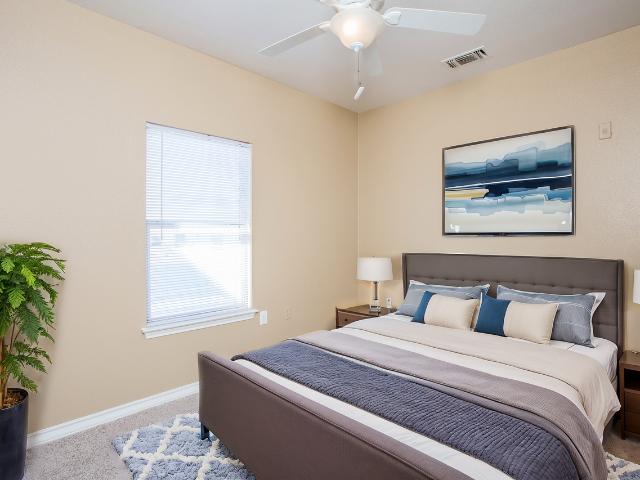 Lago Vista Apartments 2 Bedroom Apartment for Rent at 4243 W Commerce St, San Antonio, TX 78237 Prospect Hill