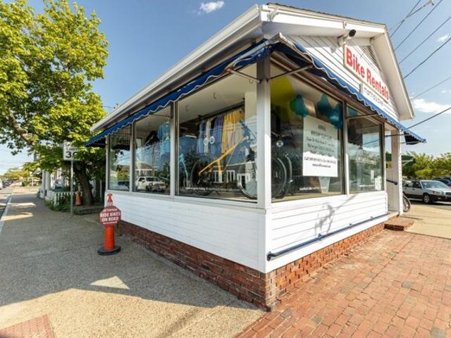 Lagoon Pond Rd, Vineyard Haven, Home For Sale