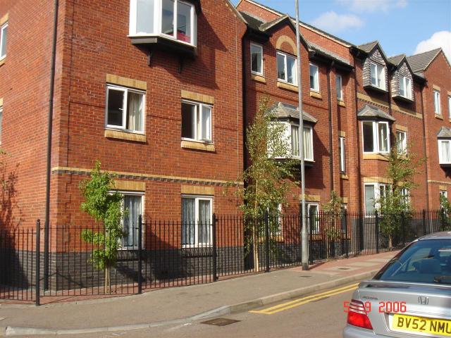 Lahnstein Court, Kettering NN16, 2 bed flat to rent, £1,095 pcm | PrimeLocation