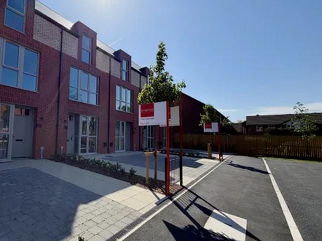 Laindon Road, Victoria Park, Manchester, M14 5DW, United Kingdom | 3 bed house for rent #105738398 | Rentberry