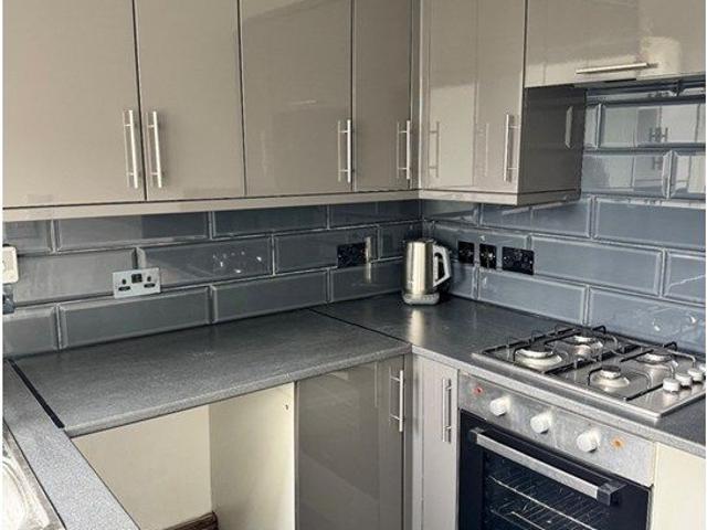Laira Avenue, Plymouth PL3, 2 bed flat to rent, £875 pcm | PrimeLocation