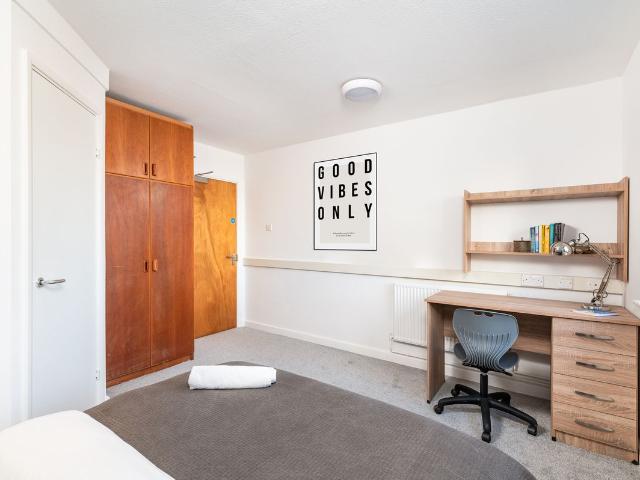 Laisteridge Village, Bradford BD5, Studio to rent, £525 pcm | PrimeLocation