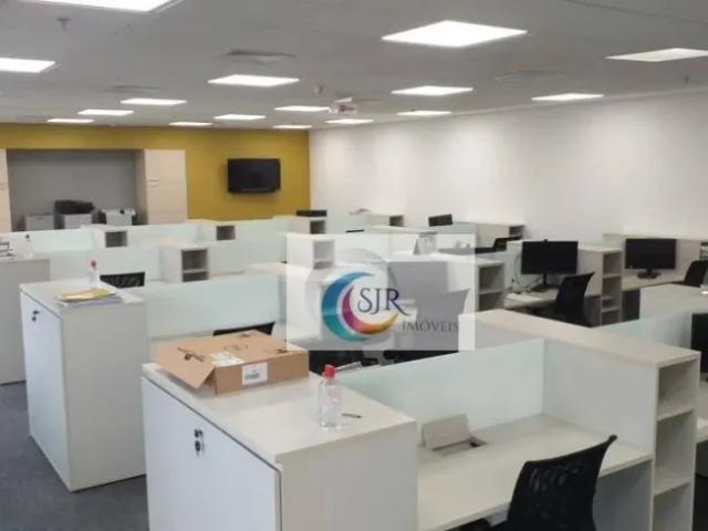 Laje comercial mobiliada de 600 m² com 40 vagas no