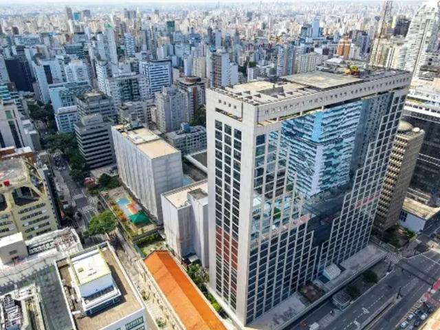 Laje corporativa com 2.050 m² em vão livre na Av. Paulista, ao lado Estação Metro