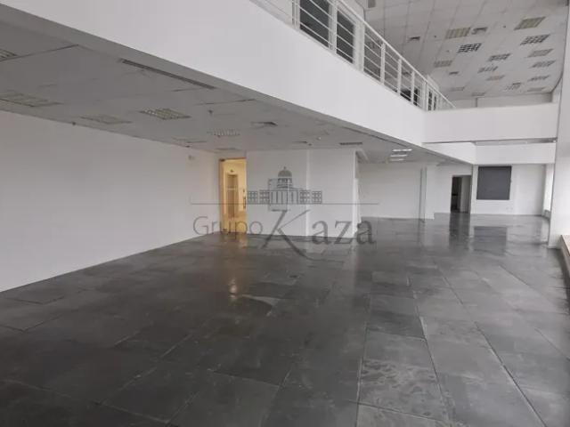 Laje Corporativa Duplex 10 Salas Brooklin 824m²