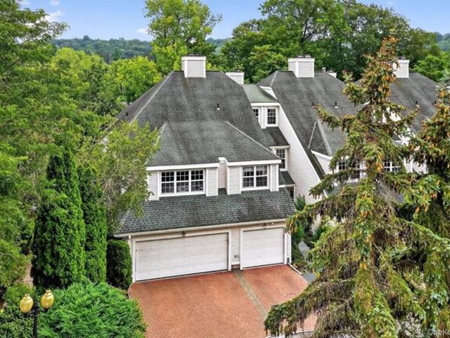 Lake Marie Ln, Bedford Hills, Condo For Sale