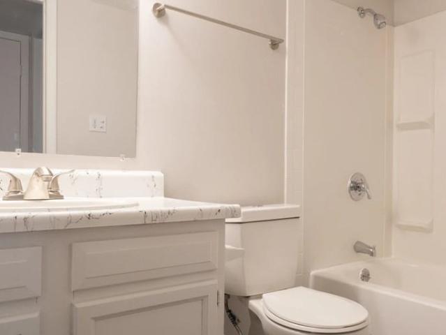 Lake Marina 2 Bedroom Apartment for Rent at 9515 Shoreland Ln, Indianapolis, IN 46229