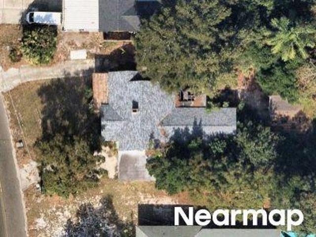 Lake Martha Dr NE