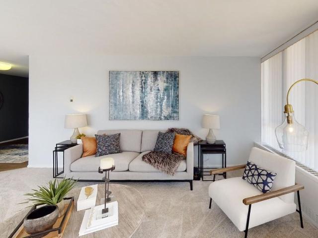Lake Meadows Apartments 1 Bedroom Apartment for Rent at 400 E 33rd St, Chicago, IL 60616 Douglas