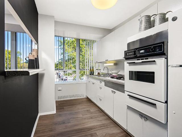 Lake Meadows Apartments 3 Bedroom Apartment for Rent at 400 E 33rd St, Chicago, IL 60616 Douglas