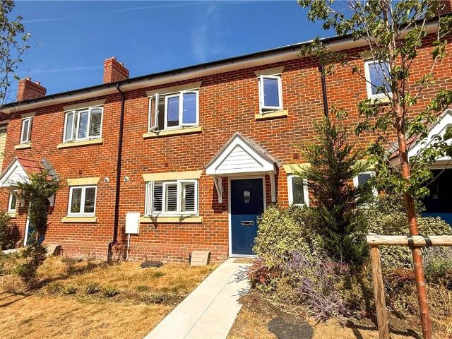 Lake Avenue, Mytchett, Camberley, Surrey GU16, 3 bed detached house to rent, £2,500 pcm | PrimeLocation