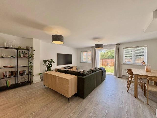 Lake Avenue, Mytchett, Camberley, Surrey, GU16