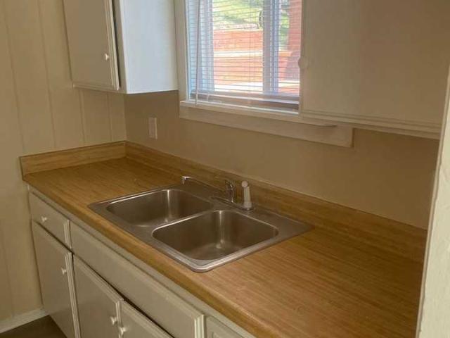 Lake Arrowhead Units Studio Apartment for Rent at 29180 Lyon Dr, Cedar Glen, CA 92321
