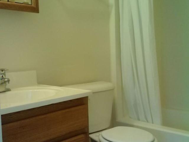 Lake Bluff Apartment Homes 1 Bedroom Apartment for Rent at 3344 Marina Rd, South Milwaukee, WI 53172