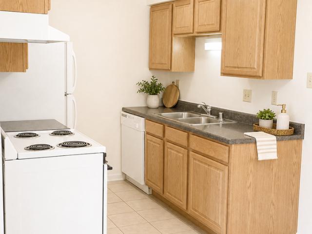 Lake Bluff Apartment Homes 2 Bedroom Apartment for Rent at 3344 Marina Rd, South Milwaukee, WI 53172