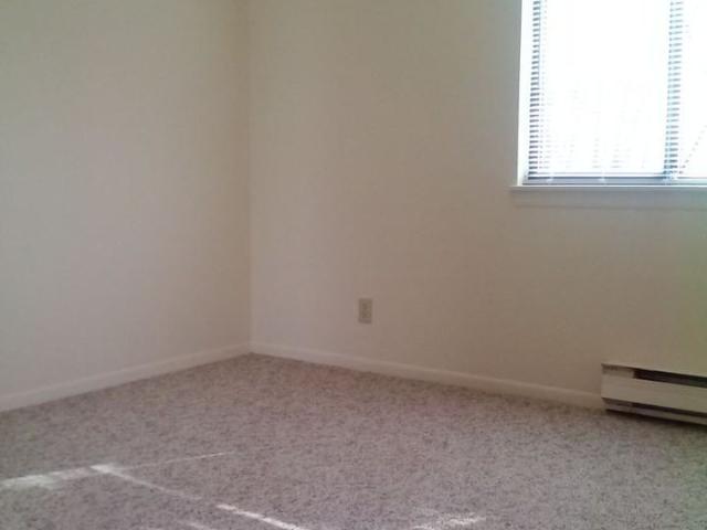 Lake Bluff Apartment Homes 2 Bedroom Apartment for Rent at 3344 Marina Rd, South Milwaukee, WI 53172