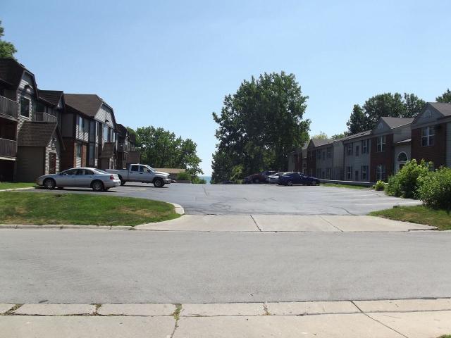 Lake Bluff Apartment Homes 2 Bedroom Apartment for Rent at 3344 Marina Rd, South Milwaukee, WI 53172