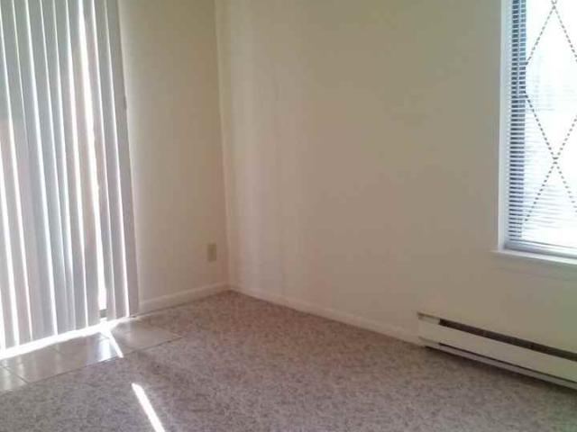 Lake Bluff Apartment Homes 2 Bedroom Apartment for Rent at 3344 Marina Rd, South Milwaukee, WI 53172