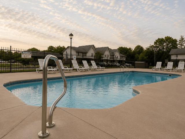 Lake Camelot Apartments 3 Bedroom Apartment for Rent at 6475 Excalibur Ct, Indianapolis, IN 46268 Augusta New Augusta