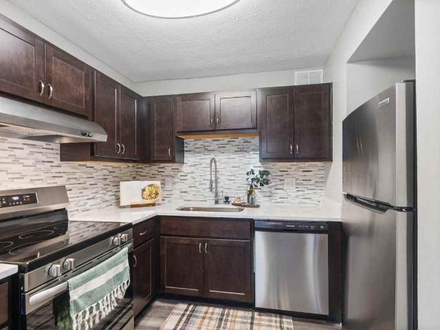 Lake Castleton Apartments Studio Apartment for Rent at 7601 Carlton Arms Dr, Indianapolis, IN 46256 I69 Fall Creek