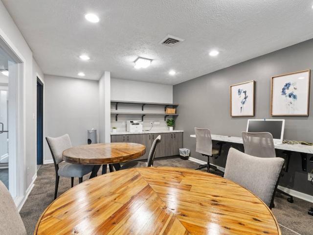 Lake Castleton Apartments 2 Bedroom Apartment for Rent at 7601 Carlton Arms Dr, Indianapolis, IN 46256 I69 Fall Creek