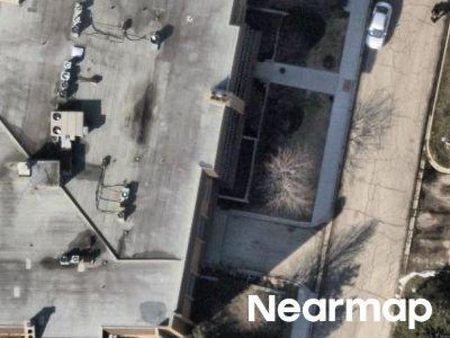 Lake Cook Rd Apt 206