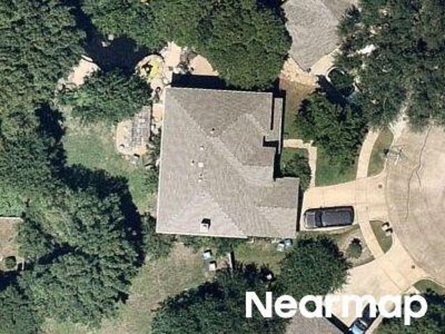 Lake Crest Dr
