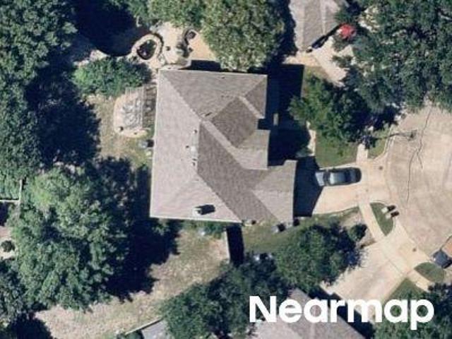 Lake Crest Dr