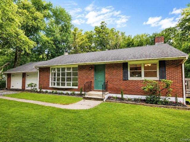 Lake Dr, Mahopac, Home For Sale
