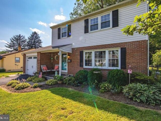 Lake Dr, Downingtown, Home For Sale