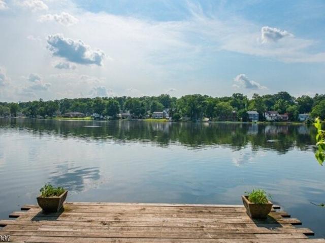 Lake Dr E, Wayne, Home For Sale