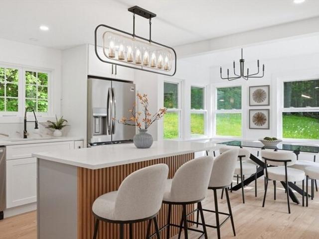 Lake Dr, Hamilton, Home For Sale