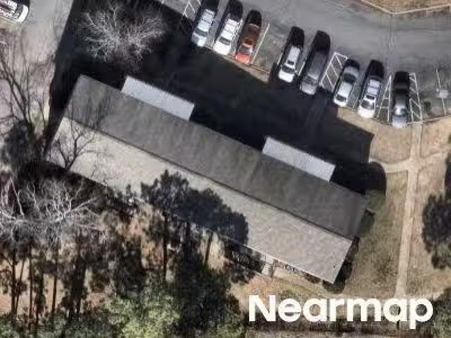 Lake Dr SE