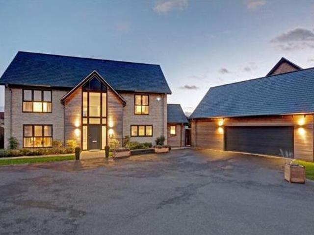 Lake Drive, Weldon, 4 Bedroom Detached