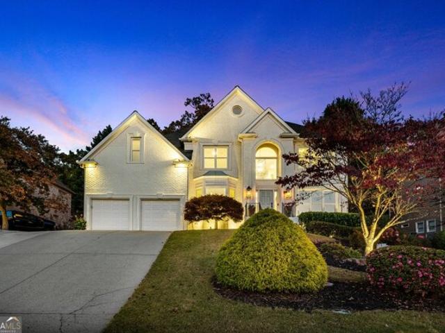 Lake Edge Dr, Suwanee, Home For Sale