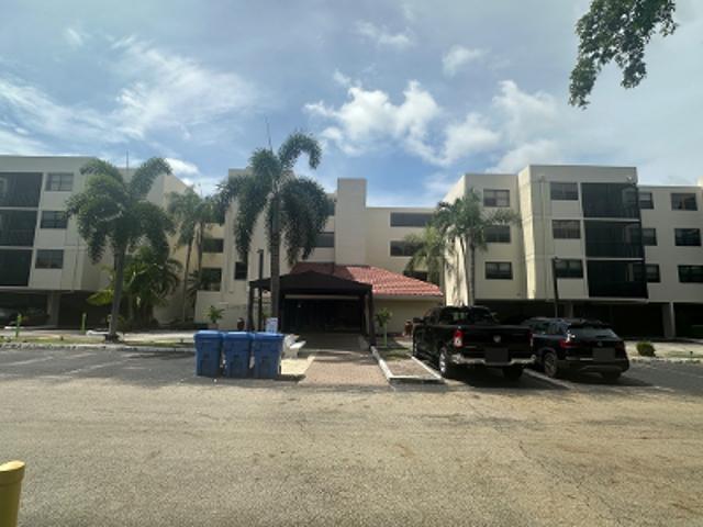Lake Emerald Dr Apt 214