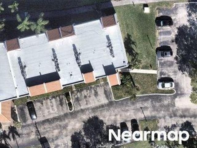 Lake Emerald Dr Apt 304