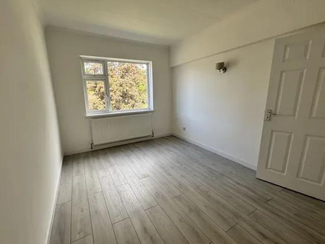 Lake Farm Road, NG21, Property for rent