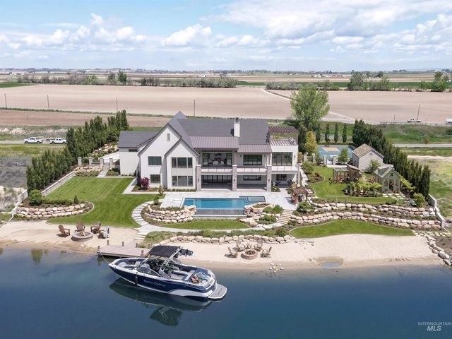 Lake Front Ln, Caldwell, ID 83607