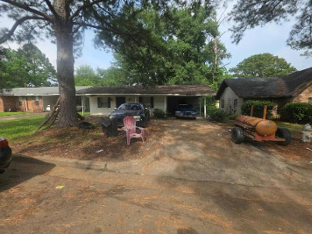 Lake Glen Dr